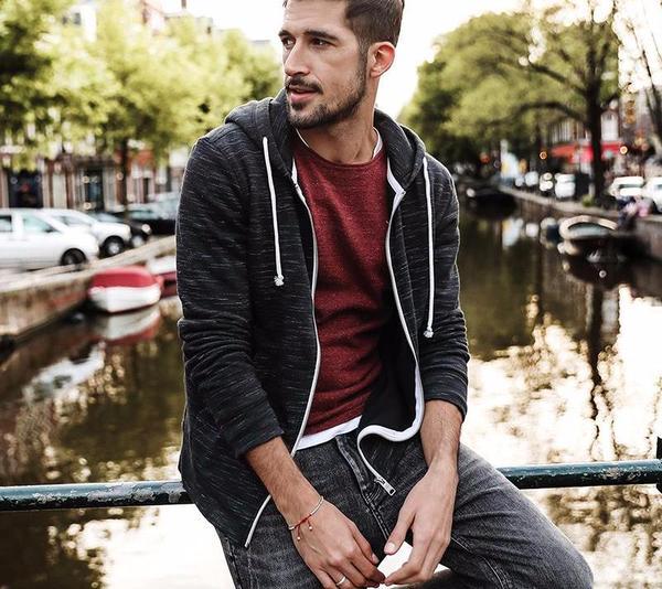 Hoodies – Angelo Ricci